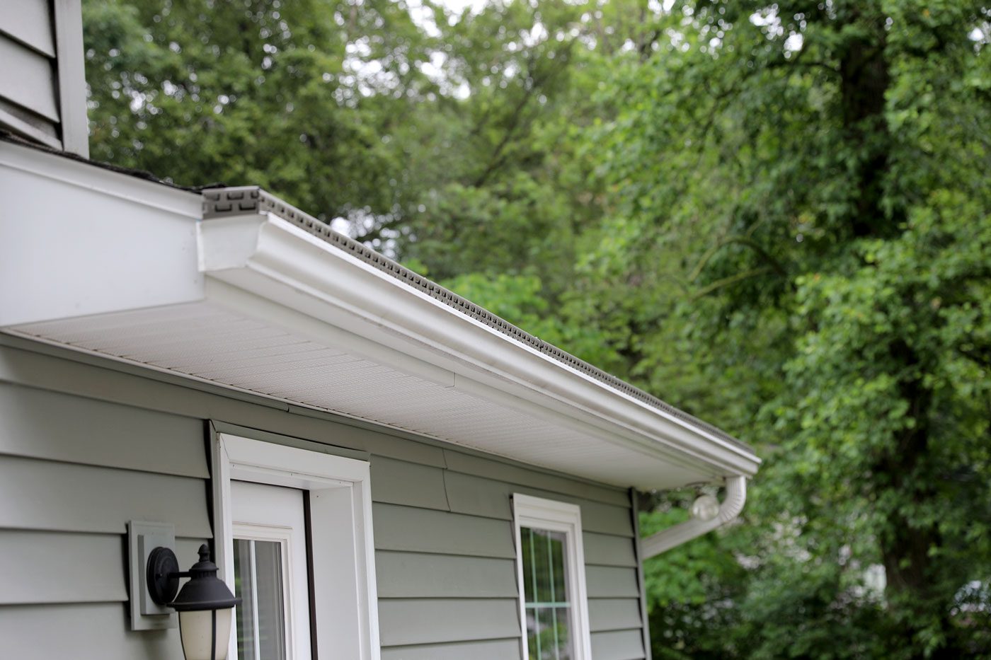 Features - Gutter Protech